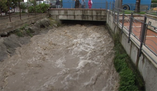 Maltempo, Capaccio: tracima torrente Capodifiume. Decine di case invase ...